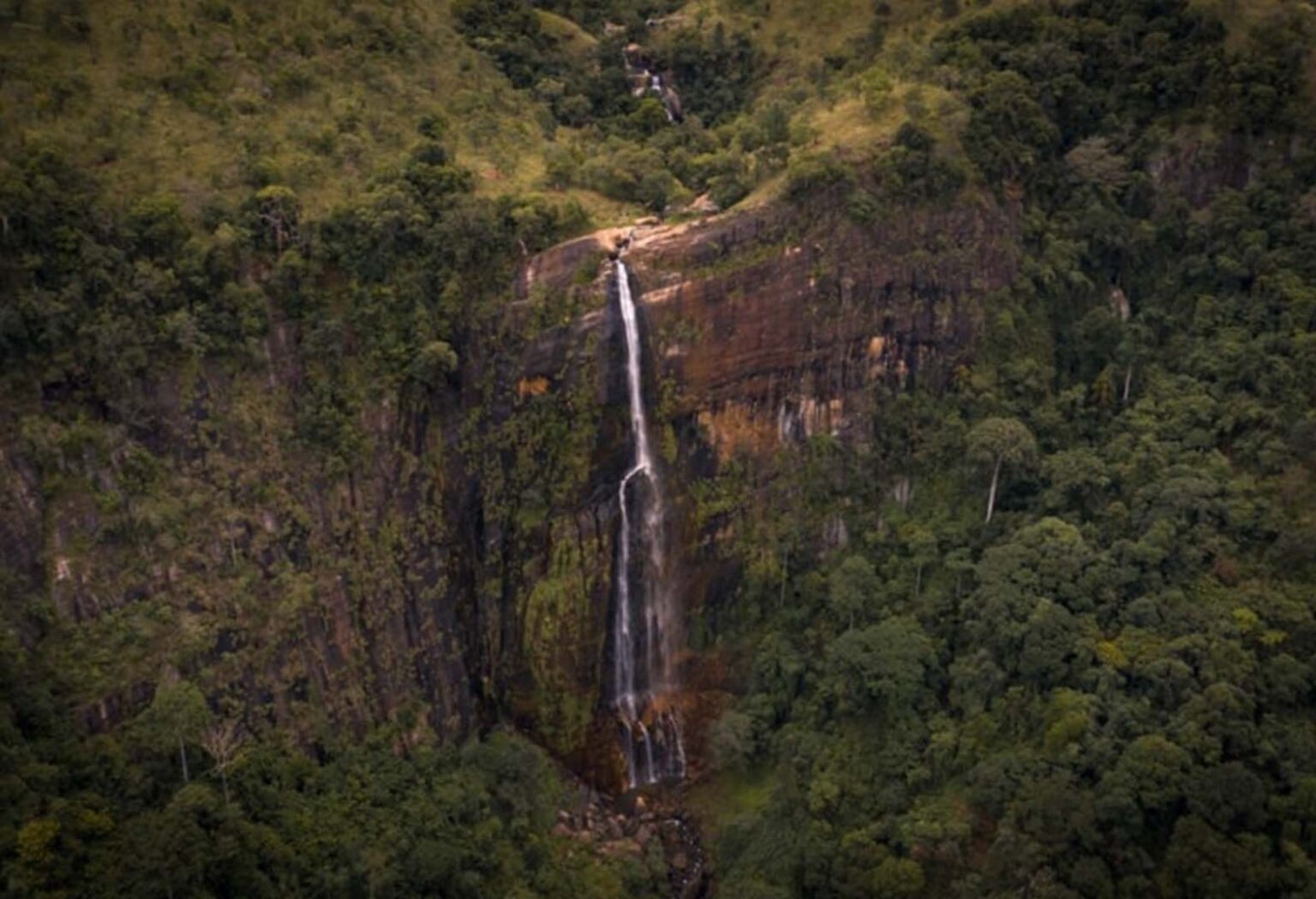 Diyaluma Waterfall: The second highest waterfall in Sri Lanka | SL ...